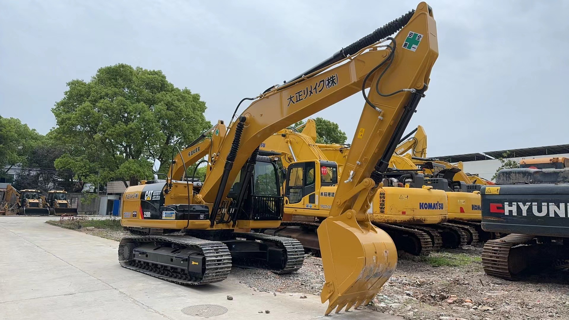 20-Ton Crawler type Second-hand Cate Excavator 320DHydraulic with ...